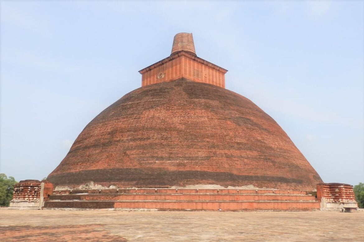 Anuradhapura, Sri Lanka - The Ultimate Travel Guide to History